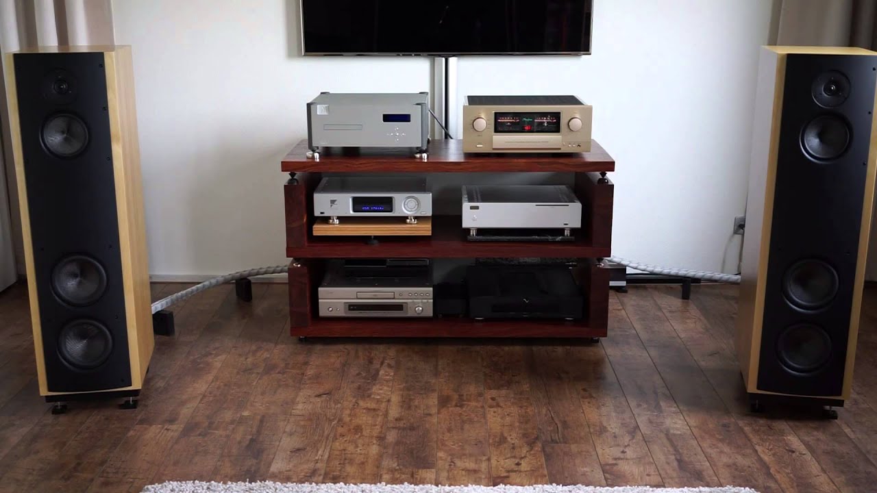 Magico V3, Accuphase E-600, Ayre DX-5 DAC, AudioAanZee streamer - YouTube