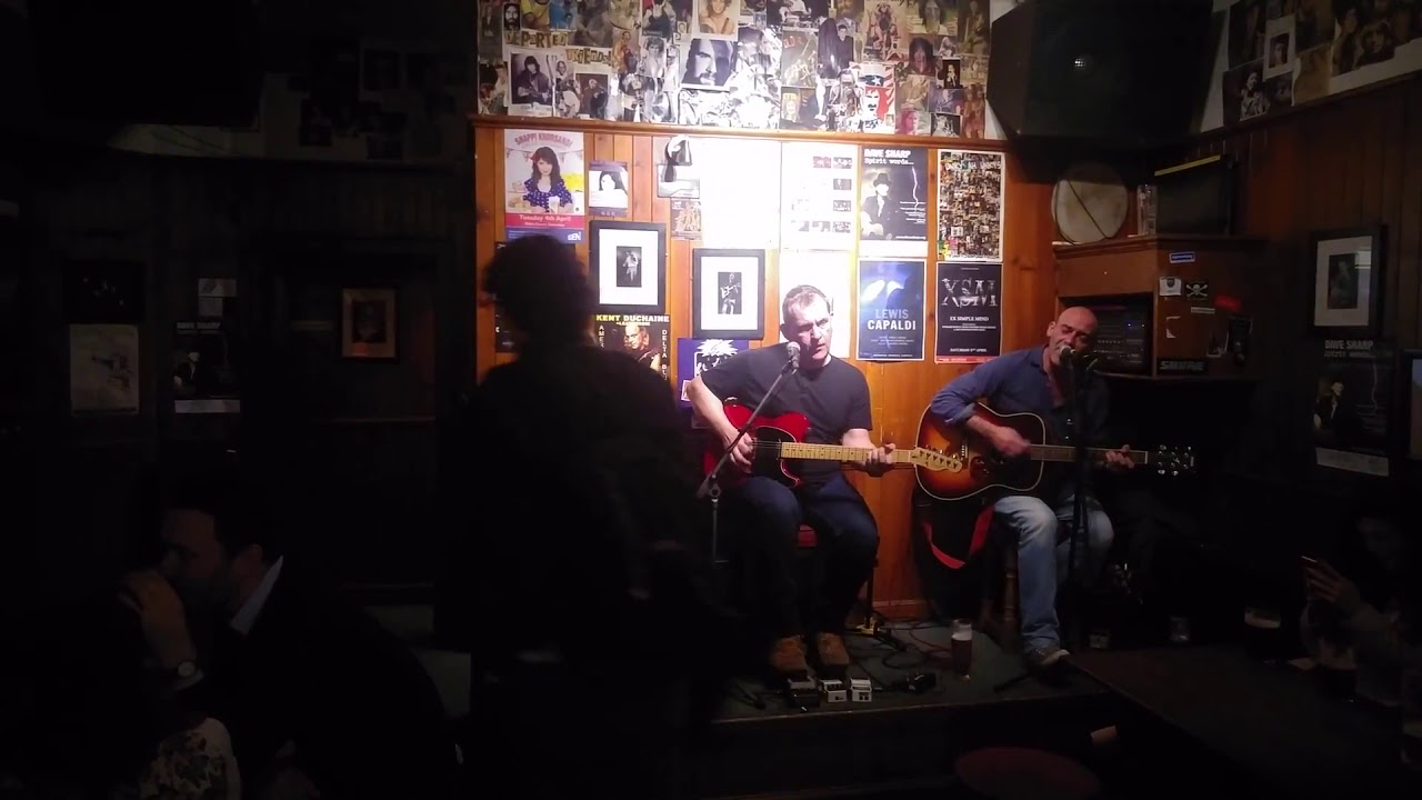 Robin, Derek & Bills - DND (Semisonic cover) - YouTube