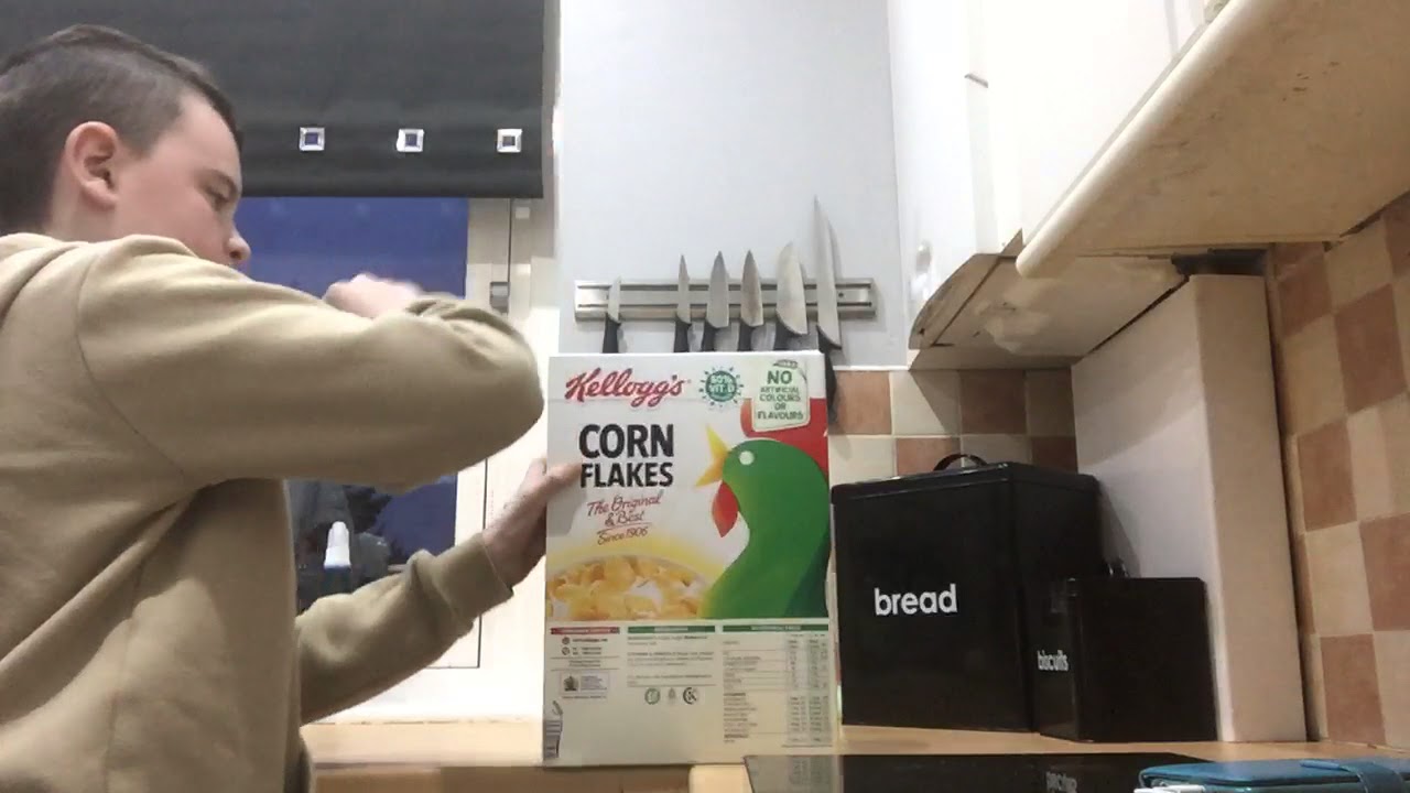 How to open a box of cornflakes like a boss - YouTube