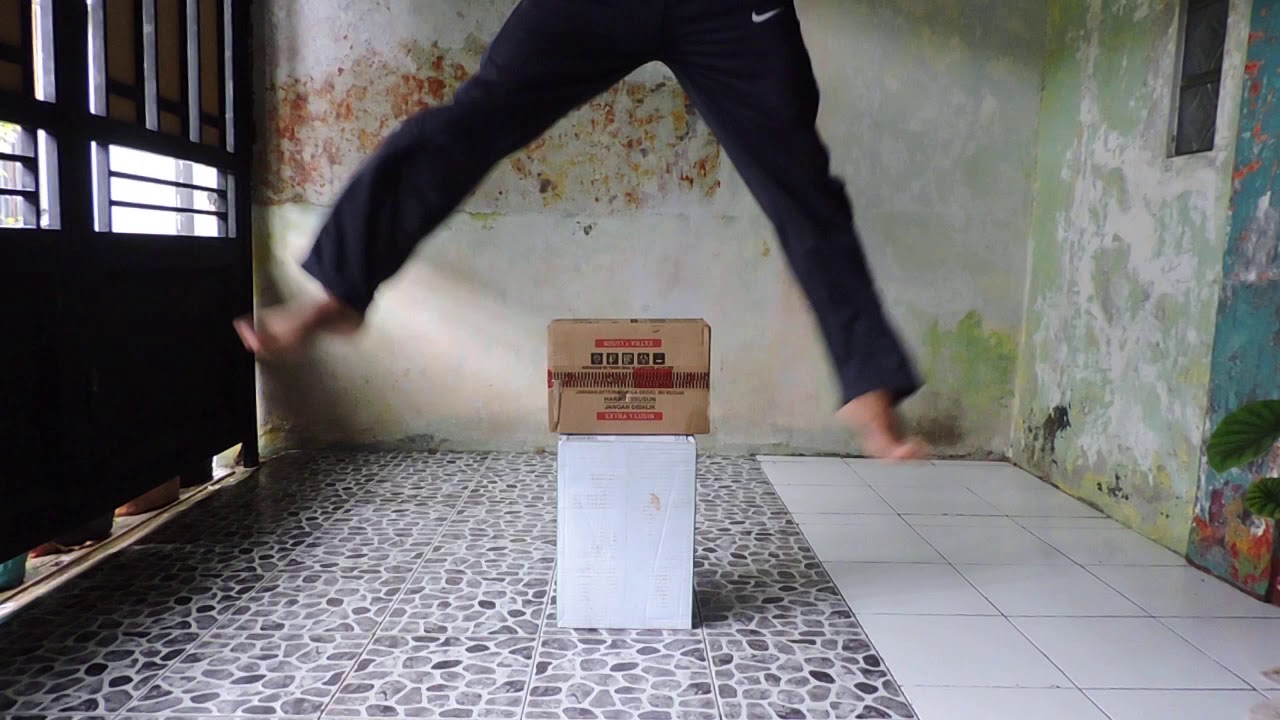 Lompat Kangkang Menggunakan Kardus - YouTube