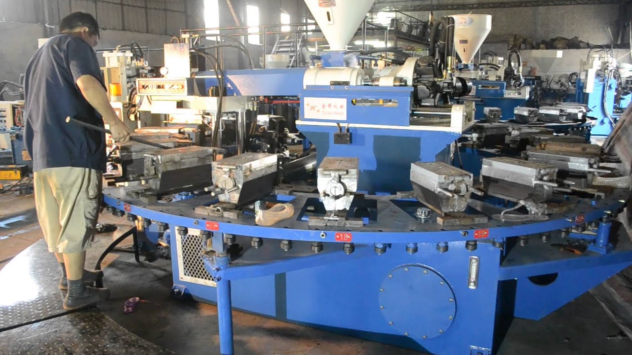 Jinhui PVC/PCU shoe injection molding machine - YouTube