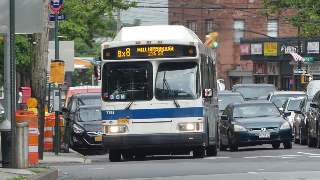 MTA NYCT Bus: 2004 Orion VII CNG Bx8 Bus #7781 at Pelham Parkway ...