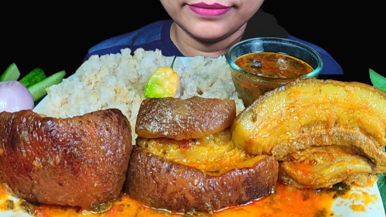 ASMR EATING SPICY PORK BELLY CURRY, RICE, KING CHILLI, PORK GRAVY ...