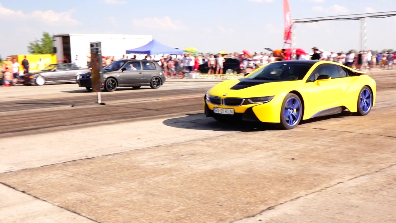 BMW i8 vs NISSAN SUNNY PULSAR GTI-R - YouTube
