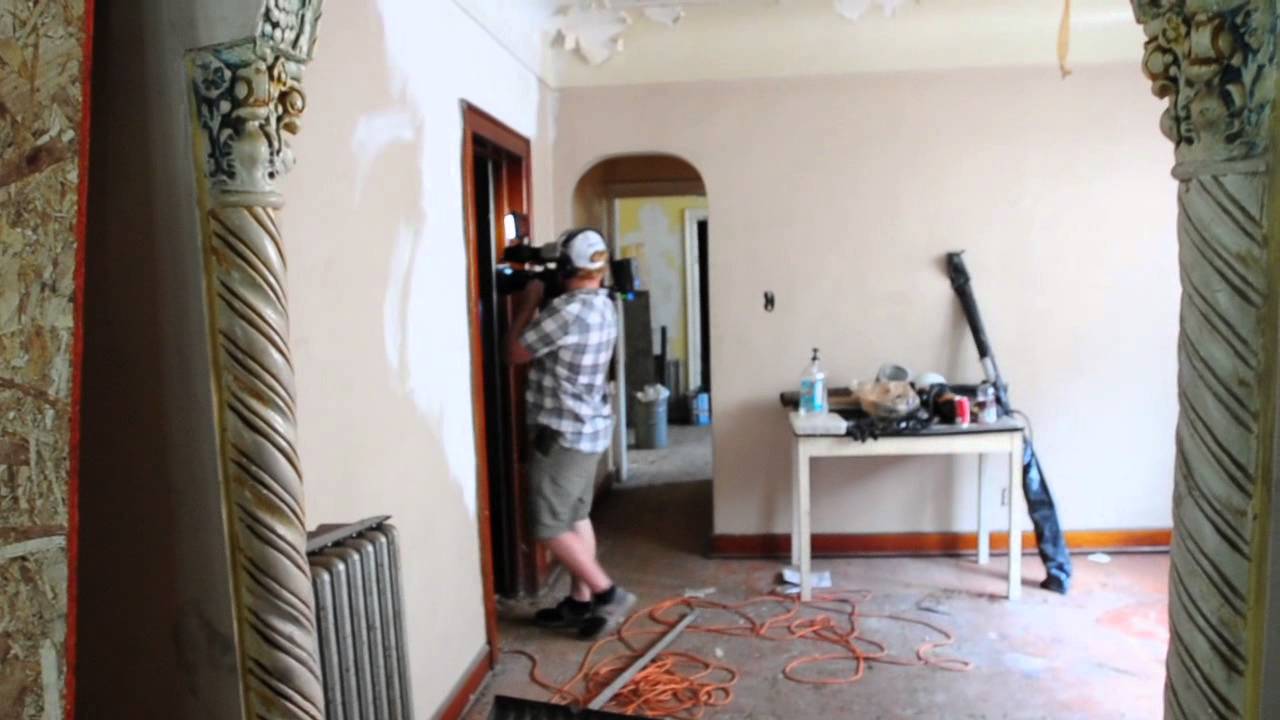 DIY's Rehab Addict host tackles a house in Detroit - YouTube