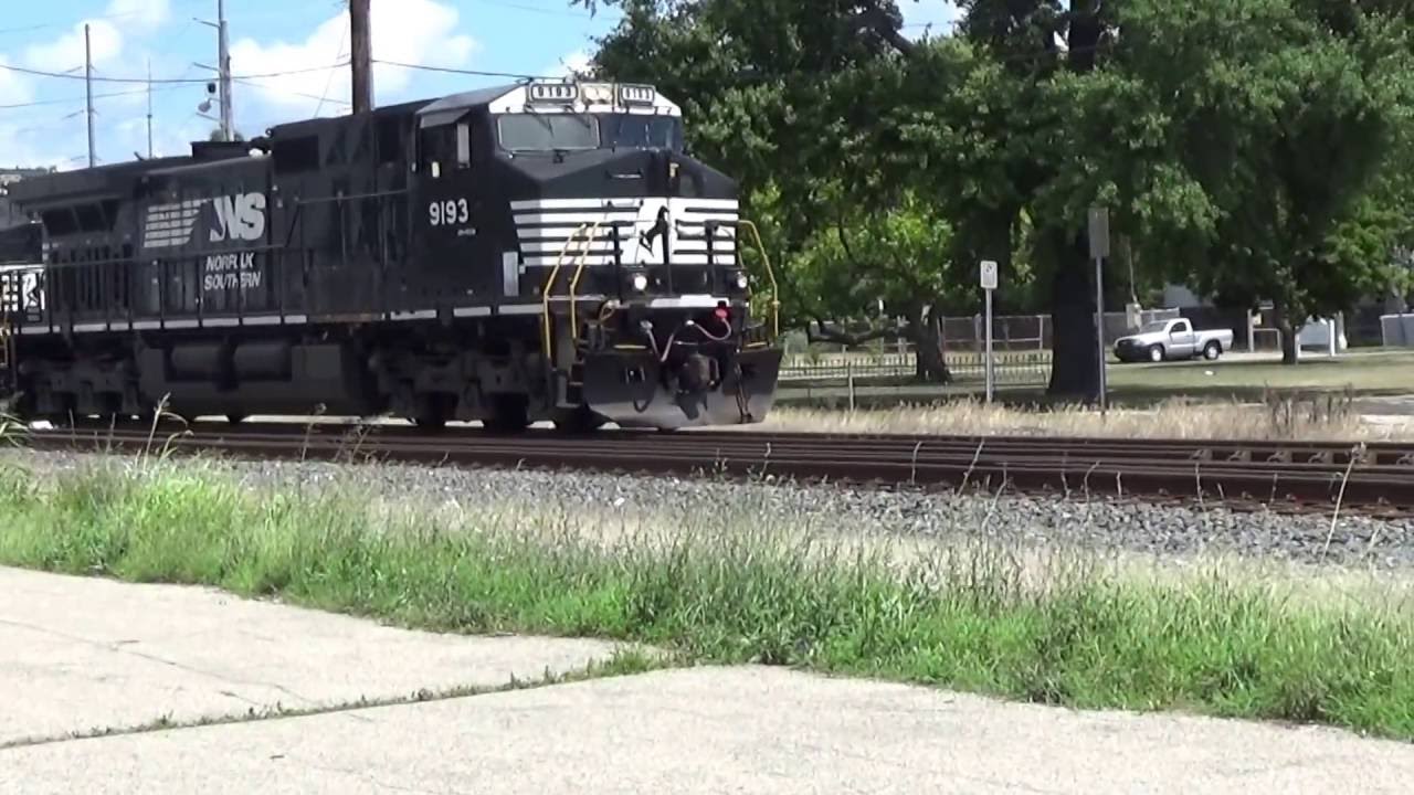 Norfolk Southern Autorack Train - YouTube