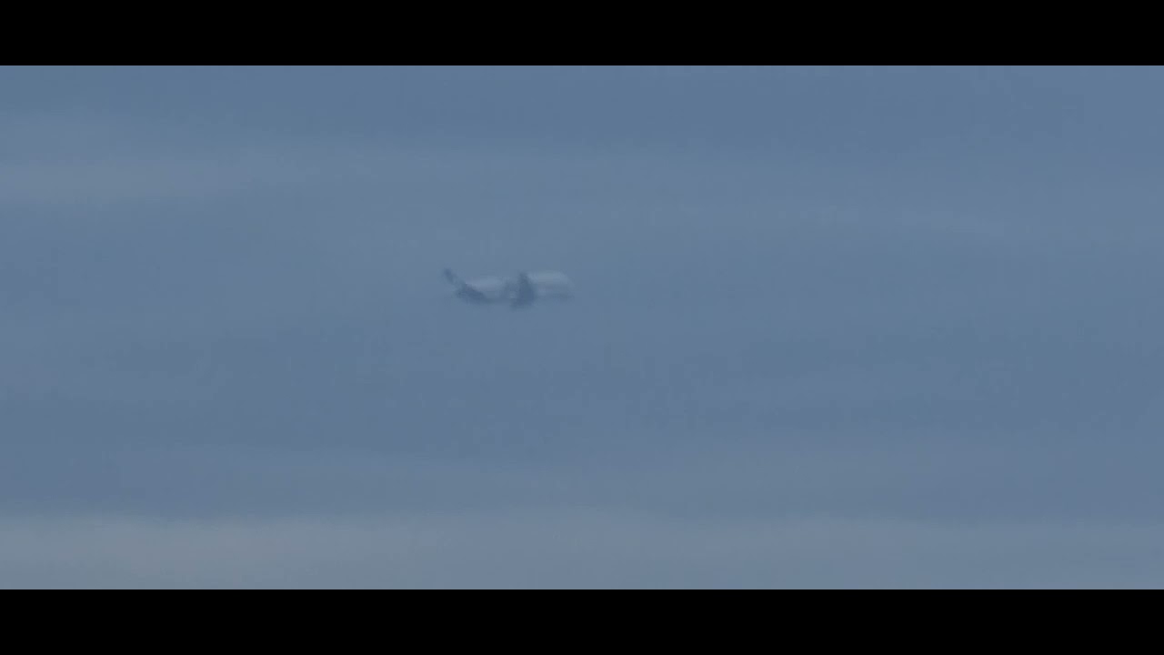 Airbus Beluga XL2 from Toulouse to Chester - YouTube