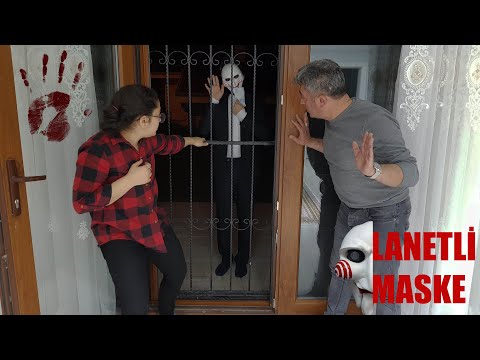 SİHİRLİ MASKELİ ADAM BİZDEN PARA İSTİYOR.