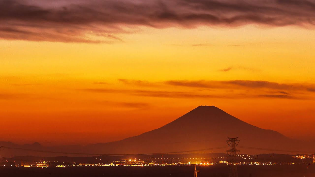 Mt.Fuji and Comet PanSTARRS（富士山とパンスターズ彗星） - YouTube