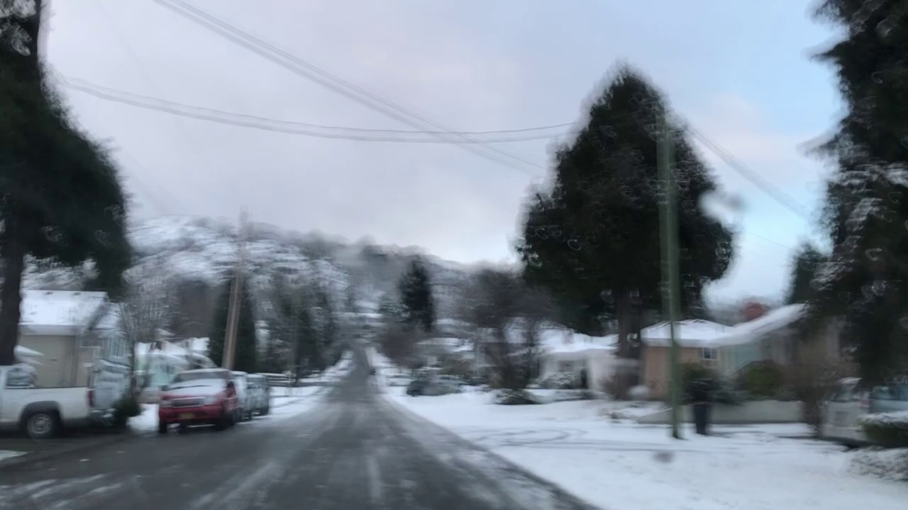Snow Day.First one of the year .Victoria,Bc - YouTube