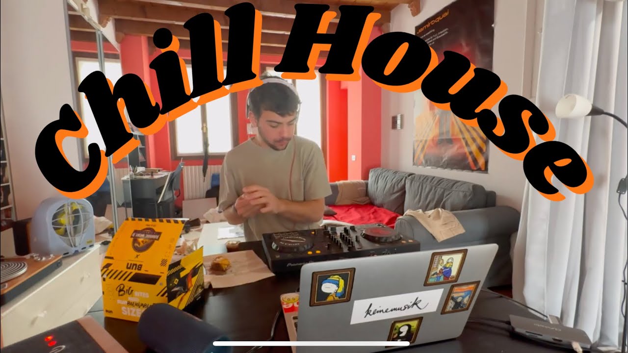 Mixing chill house while eating a burger - YouTube