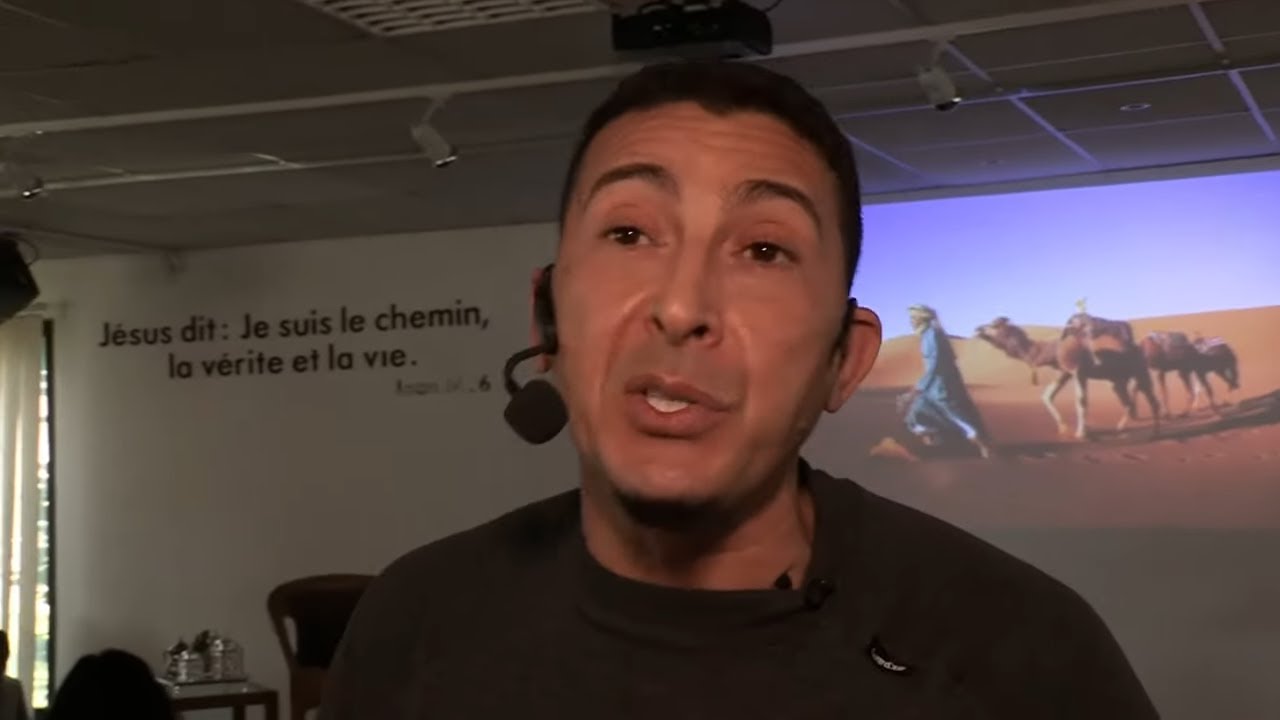 De l'islam radical à humoriste évangélique - YouTube