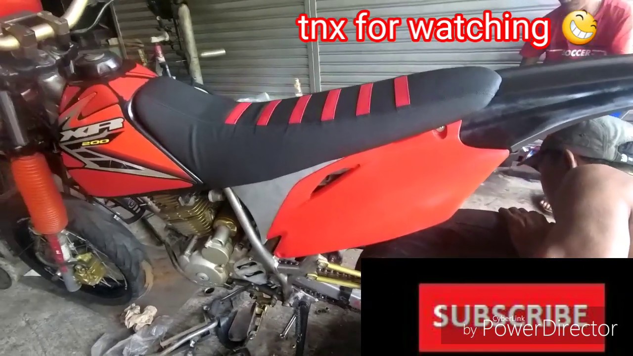 Honda XR 200 convert rear fender | side panel to CRF 250 - YouTube