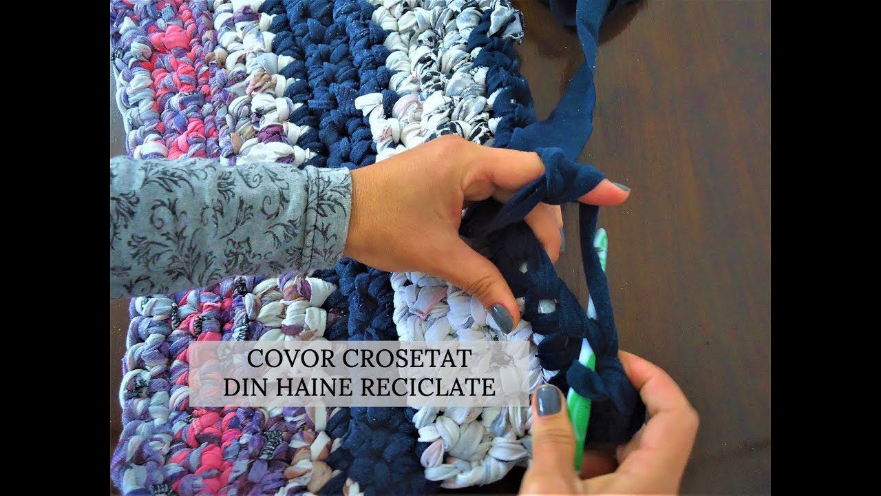 DIY- Covor crosetat din haine reciclate - YouTube