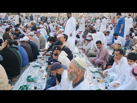 Madina sareef me roza iftar ki video. Magrib ki azaan #youtube #video #viral 🤲🕋💯