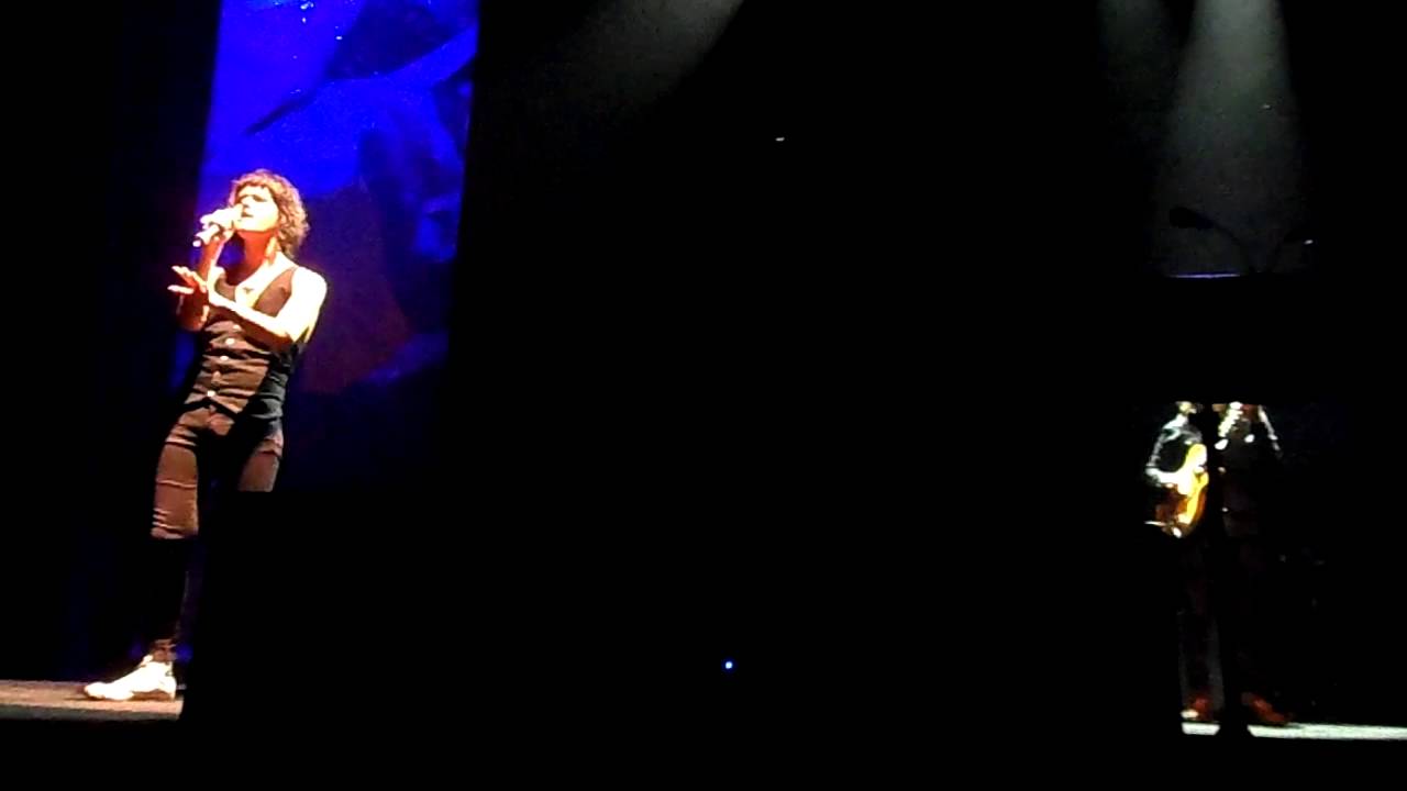 Filipe Catto e Simone Mazer - Explode coração - YouTube