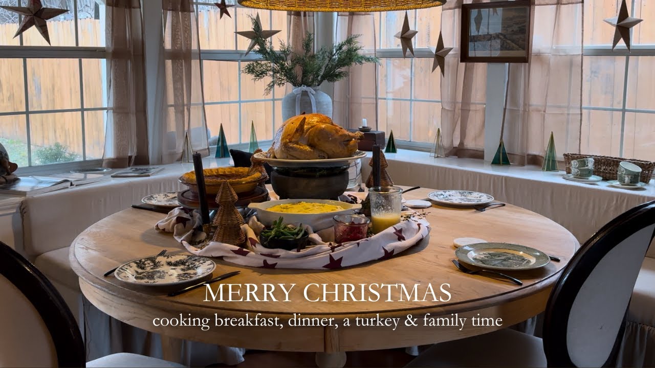CHRISTMAS DAY VLOG | COOKING MY FIRST TURKEY | - YouTube