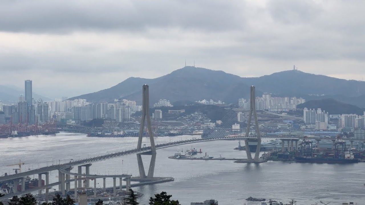 Scenery around Busanhang Portdaegyo Bridge and North Port - YouTube