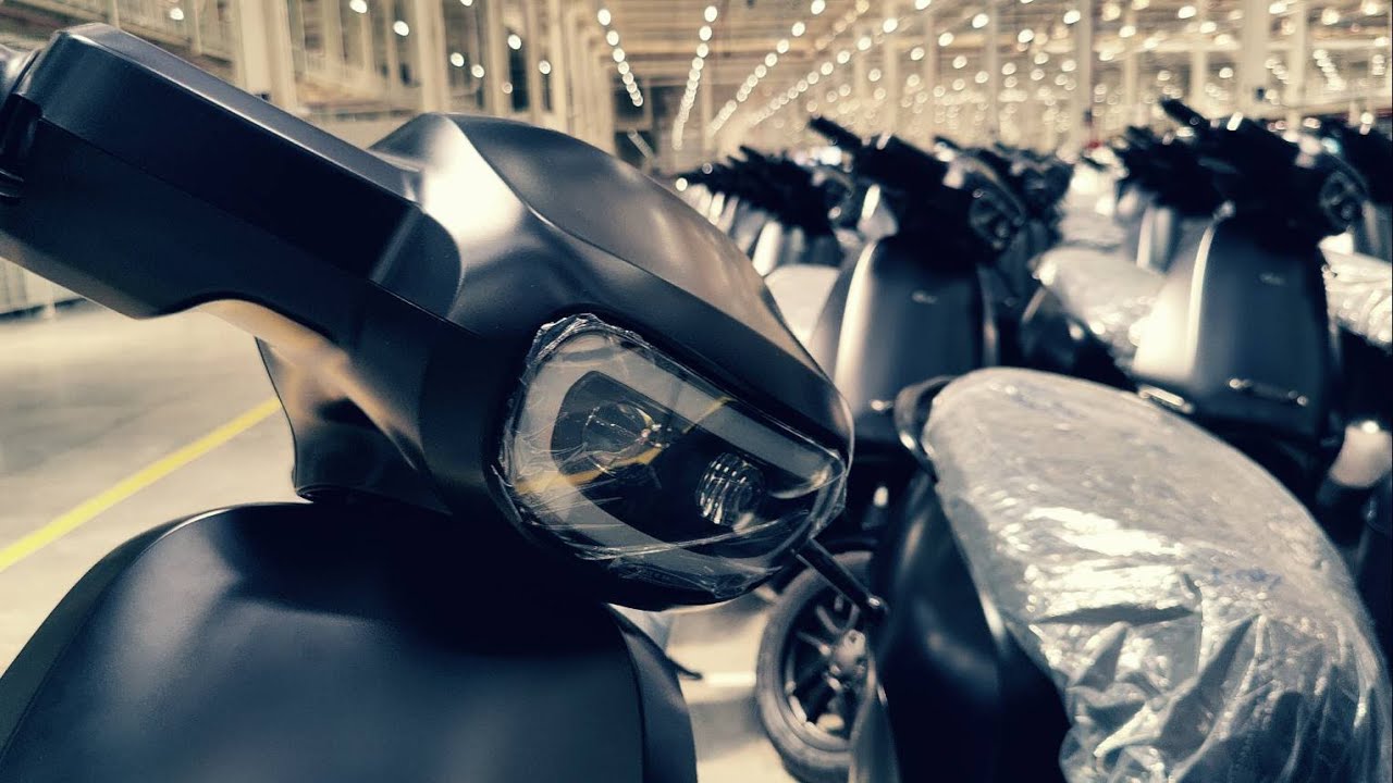 OLA Factory Visit with 5000 Ola Customers | MoveOS 2 Launch | Ola ...