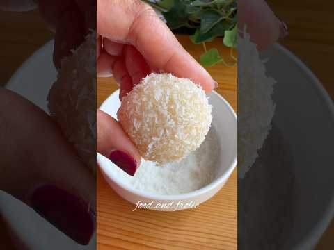 Instant coconut ladoo recipe | coconut laddoo recipe video | coconut balls #ladoo #coconut