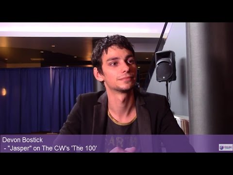 'The 100' Devon Bostick Interview, Season 3 at Wonder Con - YouTube