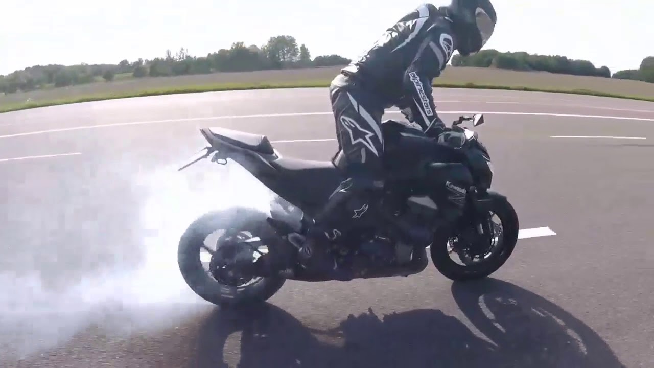 Wheelie training! Kawasaki - YouTube