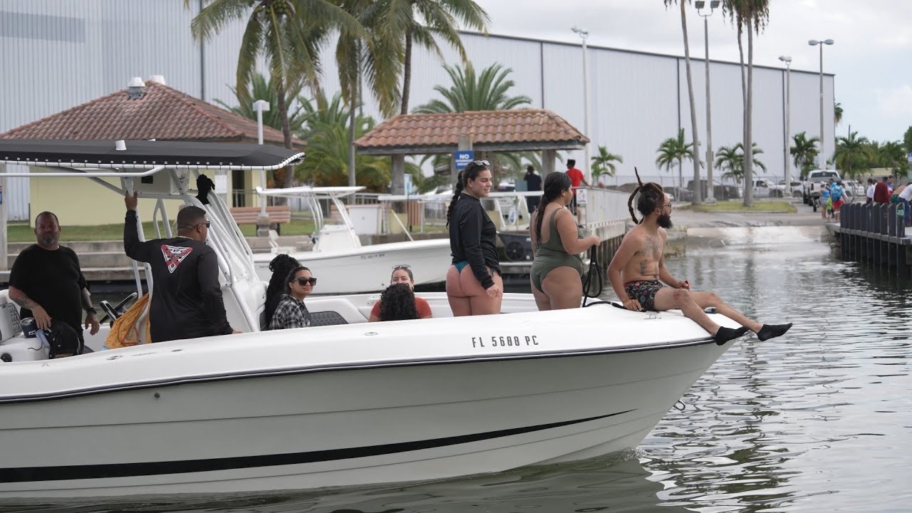 Black Point Marina Boat Ramp Launches and Fails (Chit Show) - YouTube