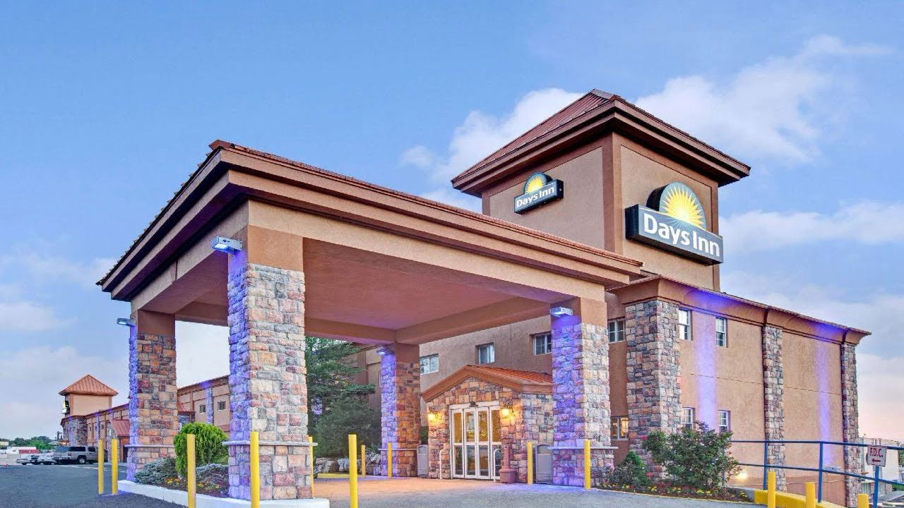 #Review Days Inn by Wyndham Ridgefield NJ - YouTube