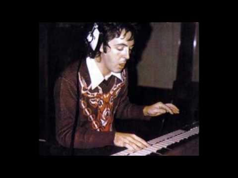 Paul McCartney - Girlfriend (Demo)