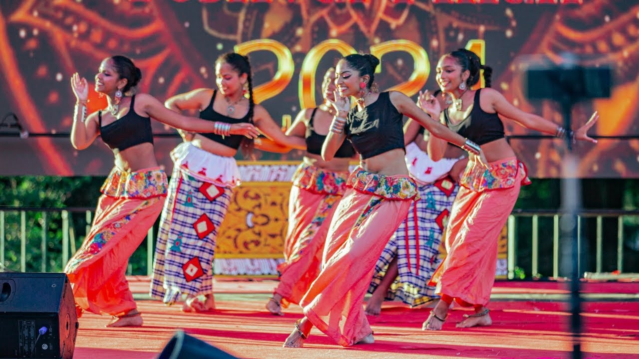 Hoiya Hoiya (හොයියා හෝයියා) - Dance Sri Lanka Milano - YouTube