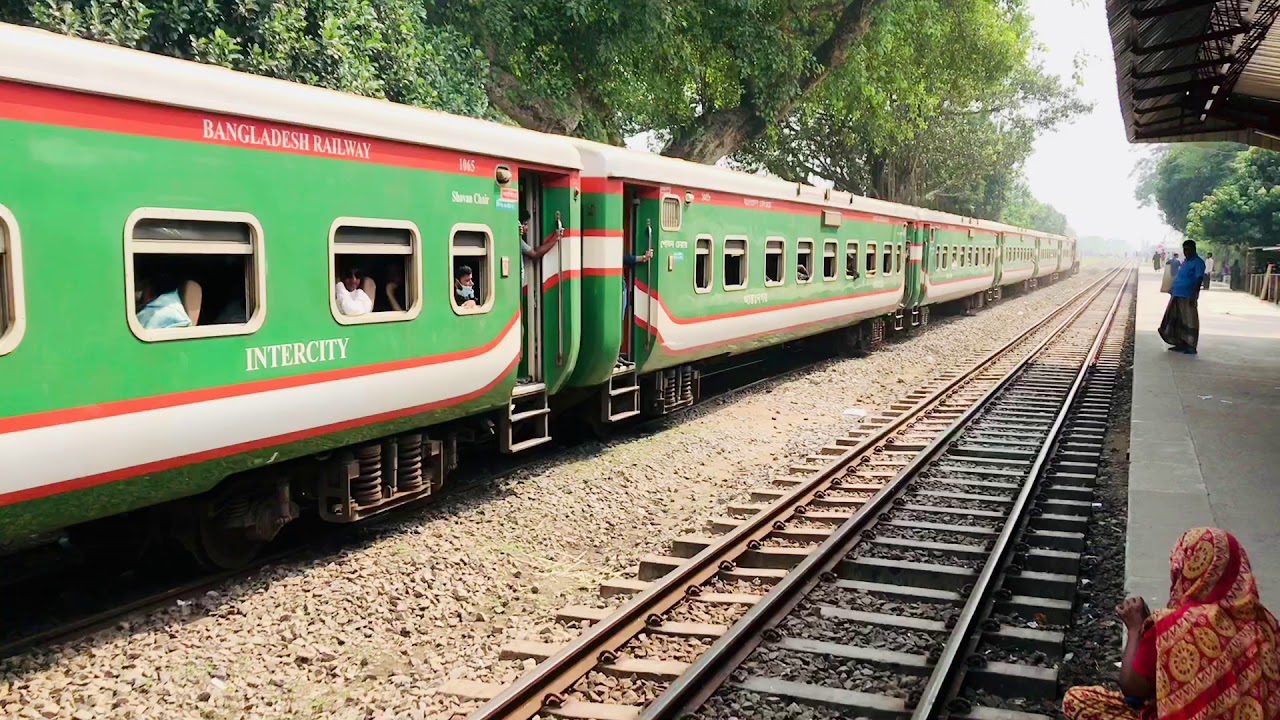 Dhaka Bound Intercity Train 752/Down PT-INKA Coach Lalmoni Express ...