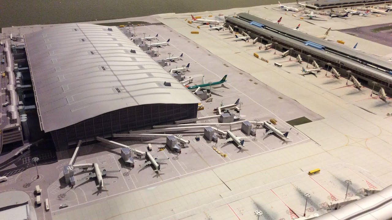 JFK 1:400 model airport 1:00pm-1:30pm update (arrivals) - YouTube
