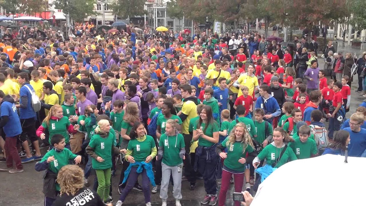 EDU Merksem flash mob - Groenplaats Antwerpen 11 oktober 2013 - YouTube