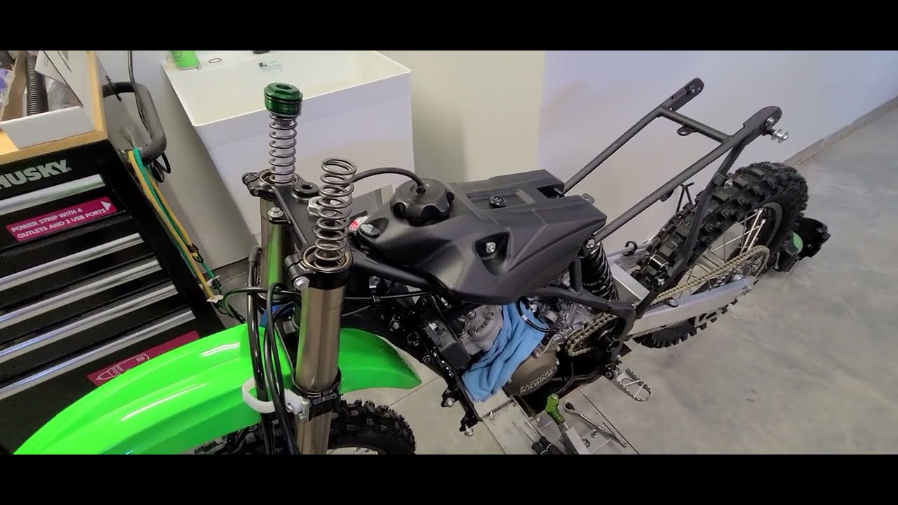 KX112 Factory Connection Fork Springs - .33kg - YouTube