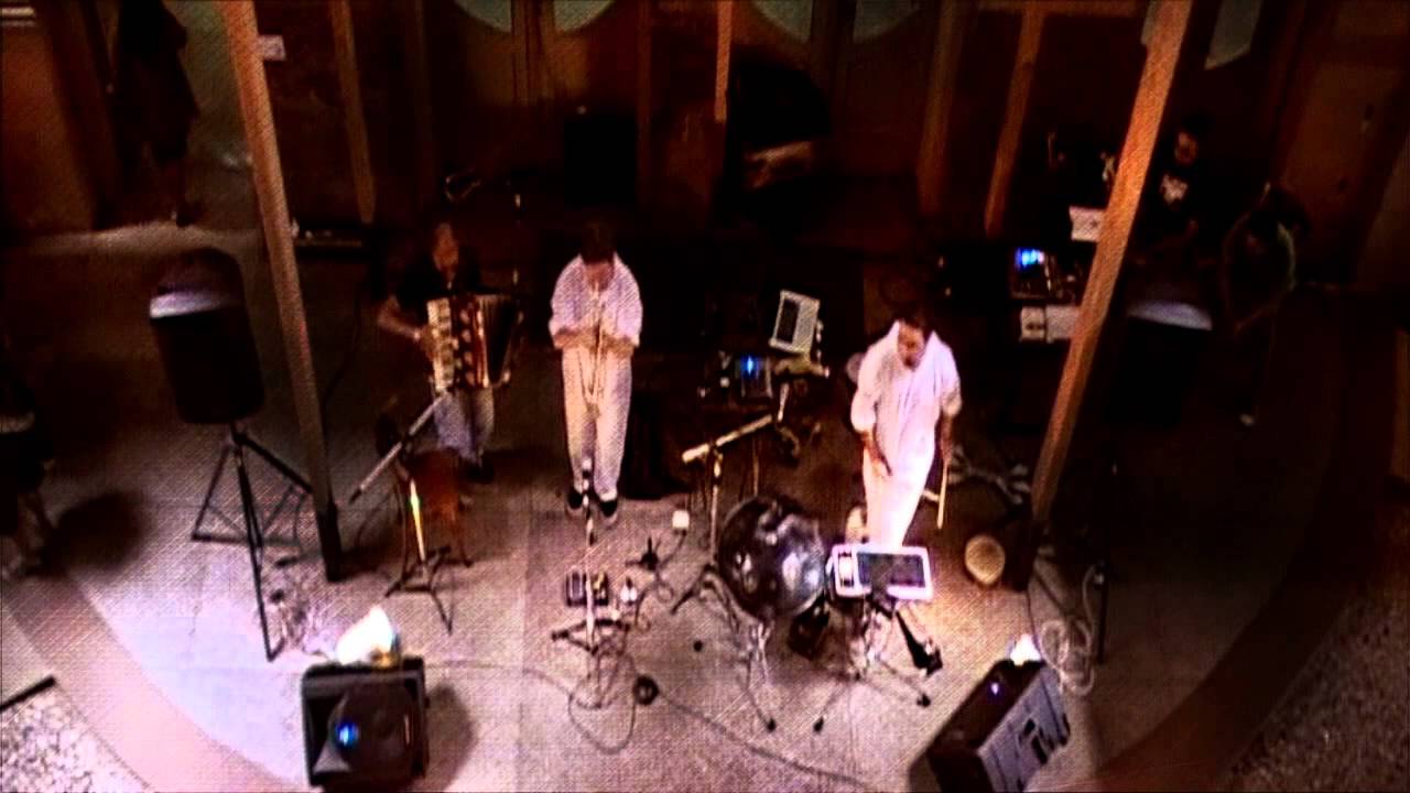 Projeto CCOMA - Amazonica Fever - ao vivo na CCMQ (2013) - YouTube