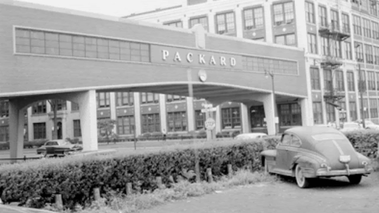 The Tragic Story of the Packard Motor Car Company - From Luxury to ...