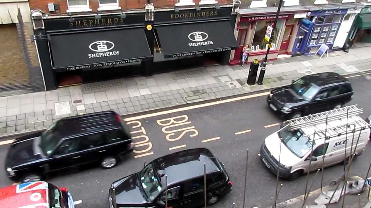 Motorcade in London - YouTube
