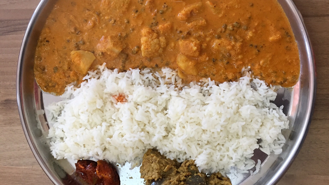 Mung Curry | Sprout Moong Curry | Green Gram Curry Mangalore Style ...