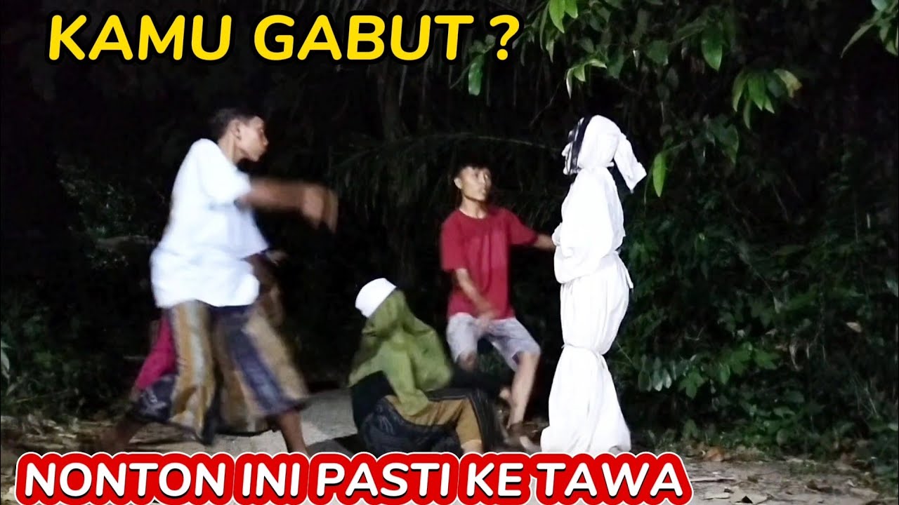 PRANK POCONG DI JALAN KEBUN ANGKER LUCU NGAKAK SAMPAI KENCINK - YouTube