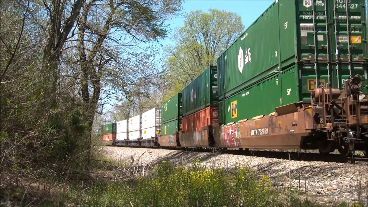 NS 211 with BNSF-BNSF-NS Power - YouTube