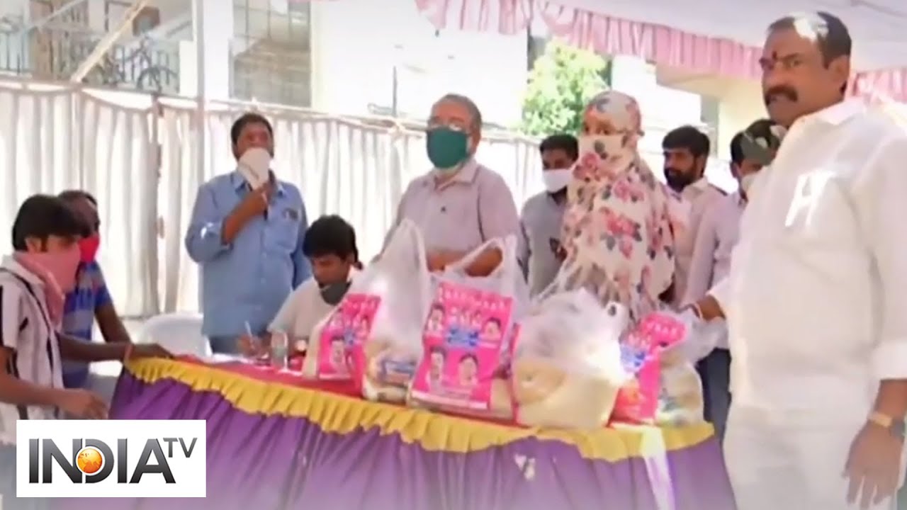 Hindus in aid of Muslims amid Ramadan in Hyderabad - YouTube