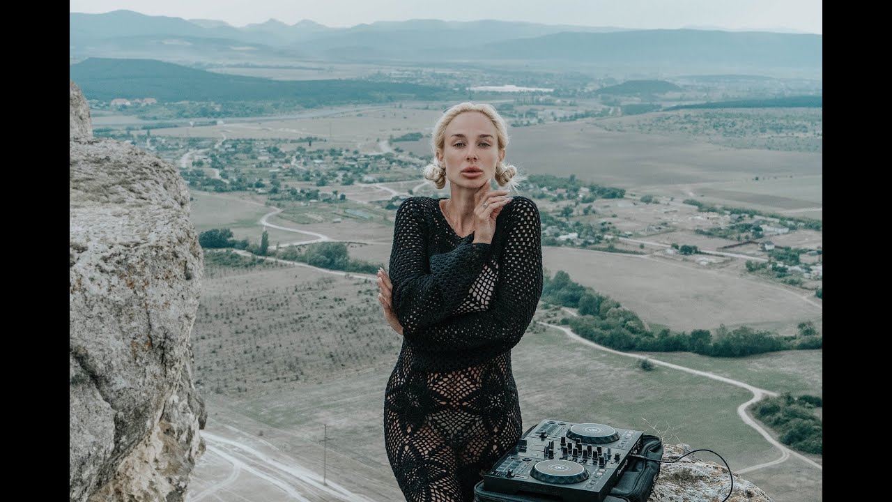 Eva Kari White rock Ak-Kaya mix - YouTube