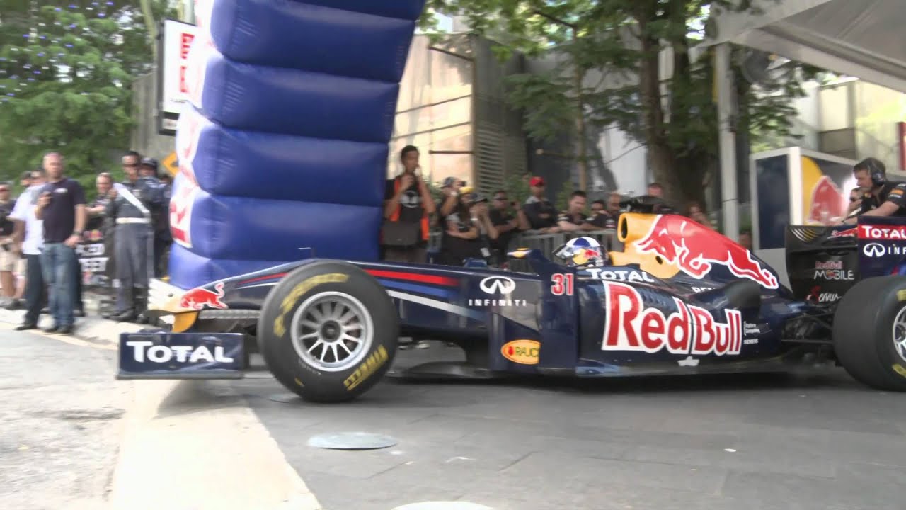 Red Bull Racing show run - Kuala Lumpur - Speed Street - YouTube