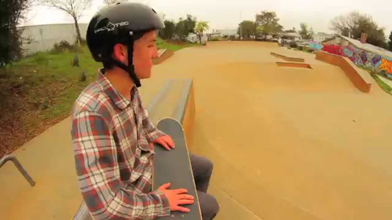 Oliver Hays at Sebastopol Skatepark - YouTube