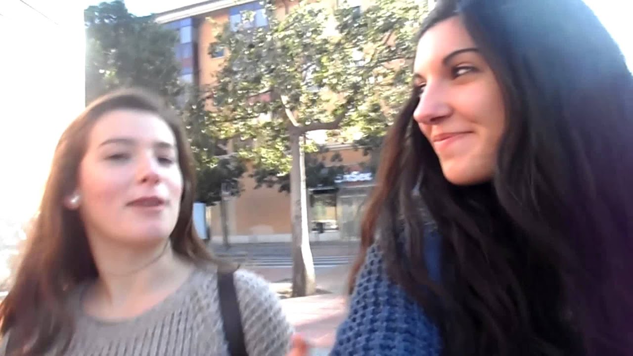 Indignación, felicidad en delfínico y Miley Cyrus - Vlog 1 | AnaFuckingRox - YouTube