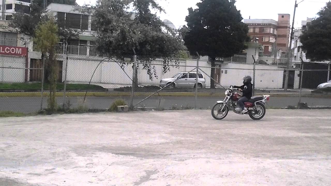 Memo y Kory (James Aprendiendo Moto) - YouTube
