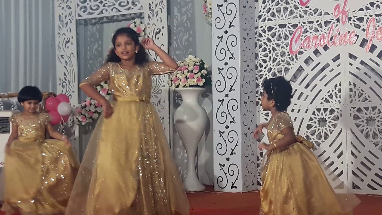 Riya Regi Dance - YouTube