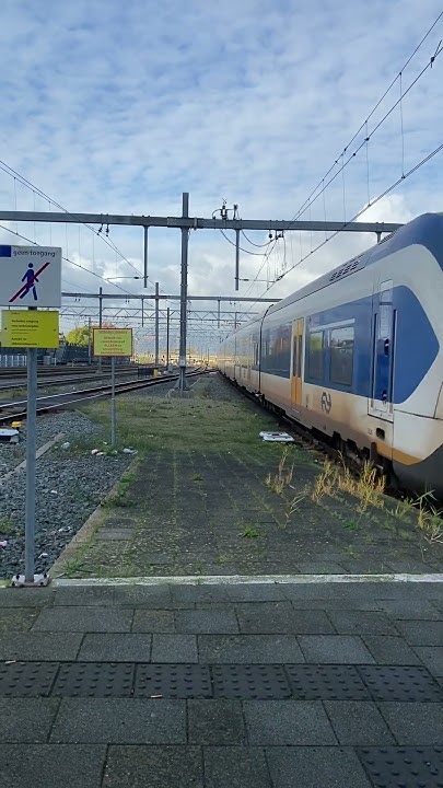 6 bakken slt vertrekt van station Utrecht Centraal #ns - YouTube