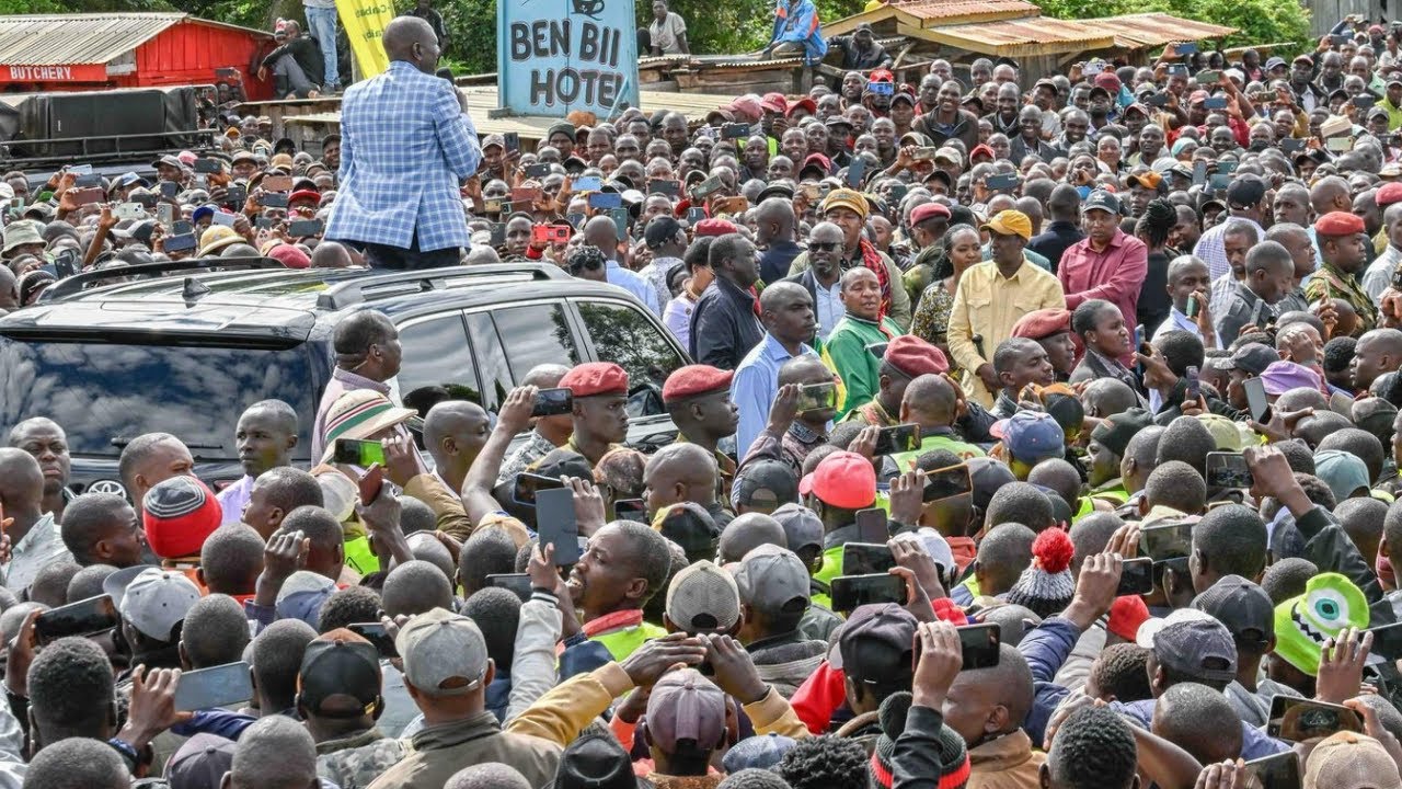 LIVE: President Ruto visits Kibera fire victims!! - YouTube