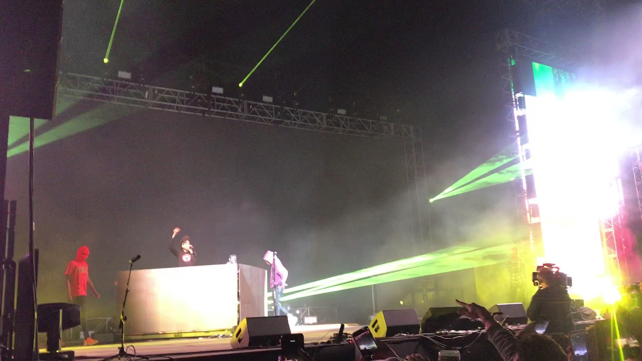 Future “Mask Off” Live @ Rolling Loud 2017 - YouTube